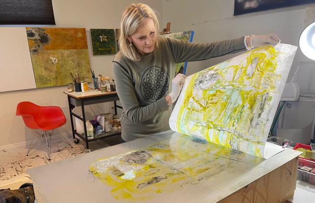 Introduction to Encaustic Monotypes: Create Amazing Prints Without a Press - ArtRetreats.com